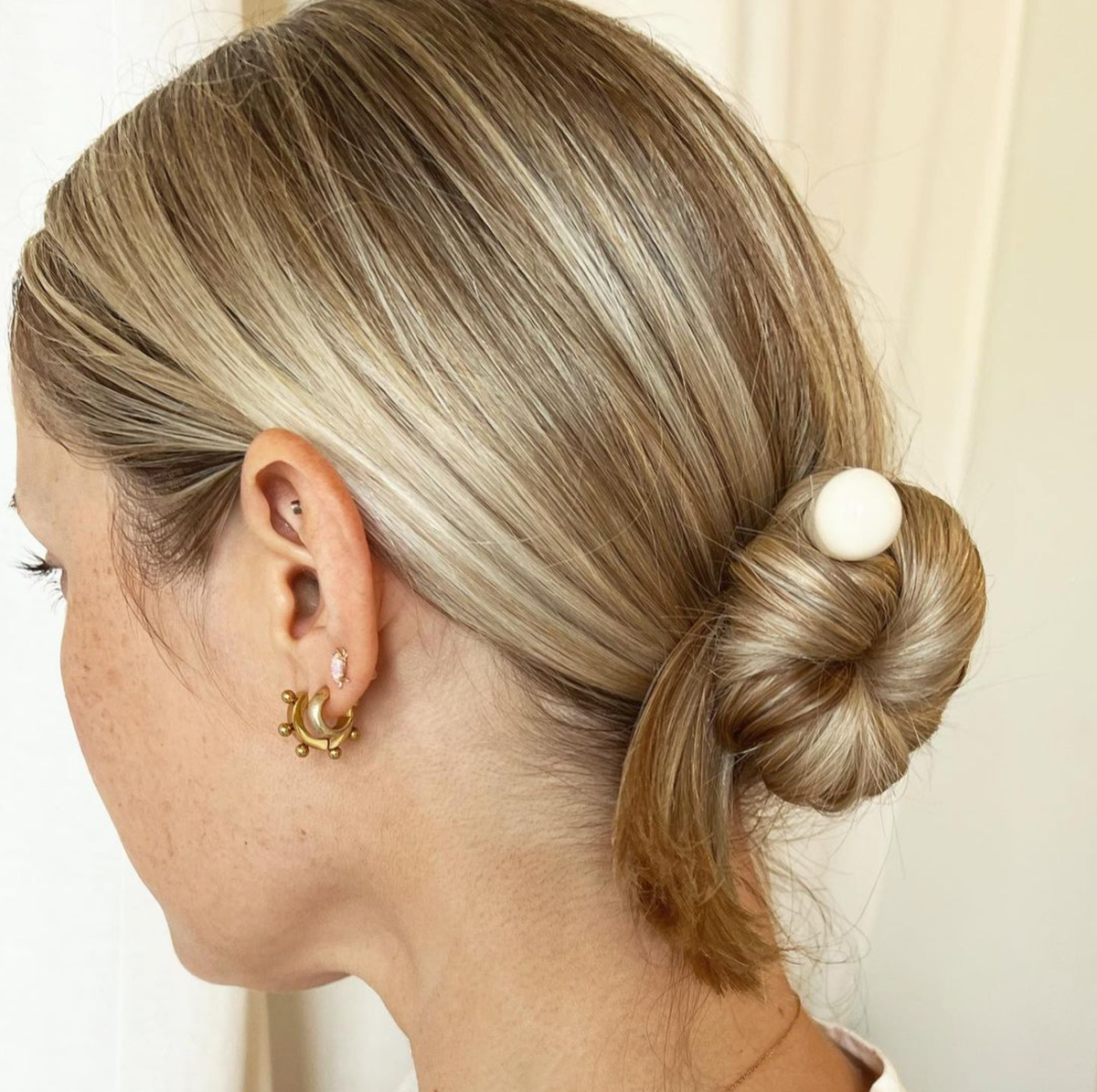 Top Knots & Buns With Pins – Undo Hairware